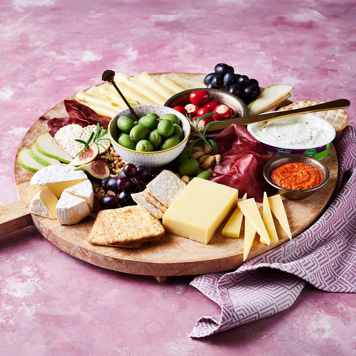 Easy Cheese Board - Emborg